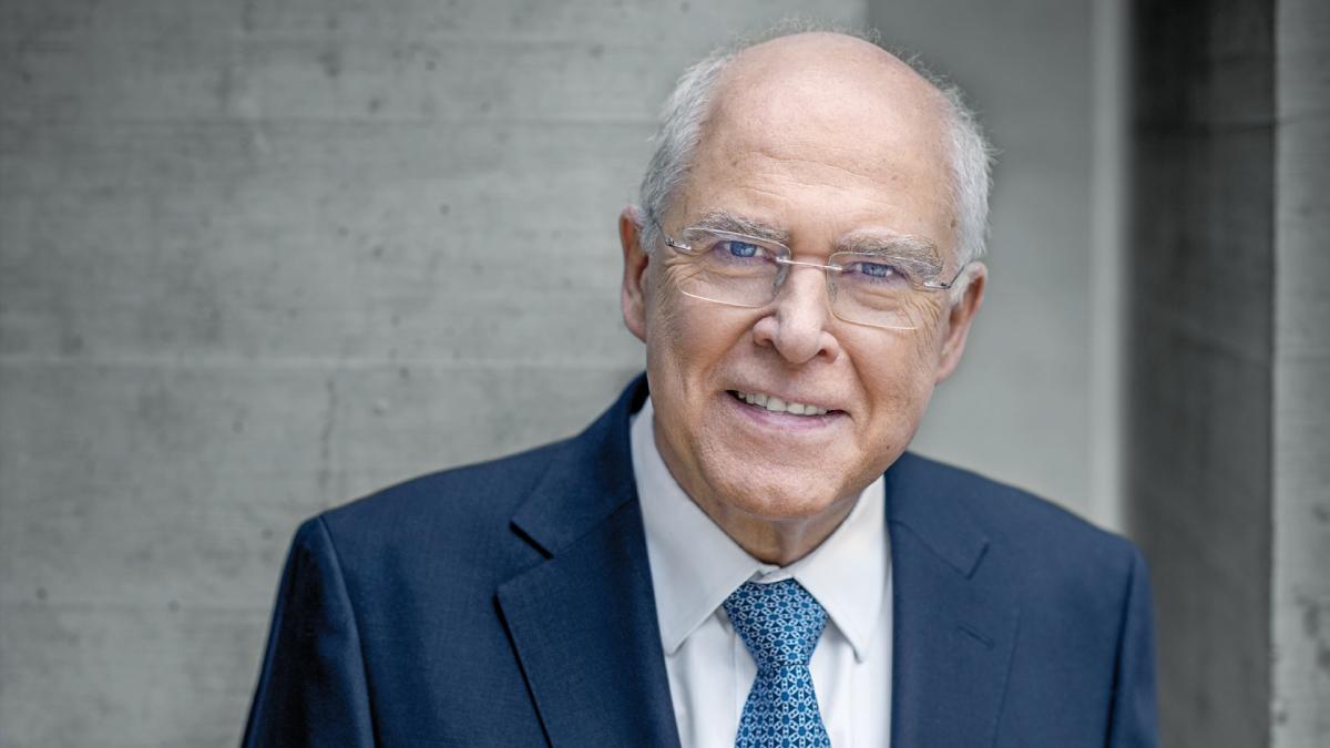 Helmut O. List | AVL